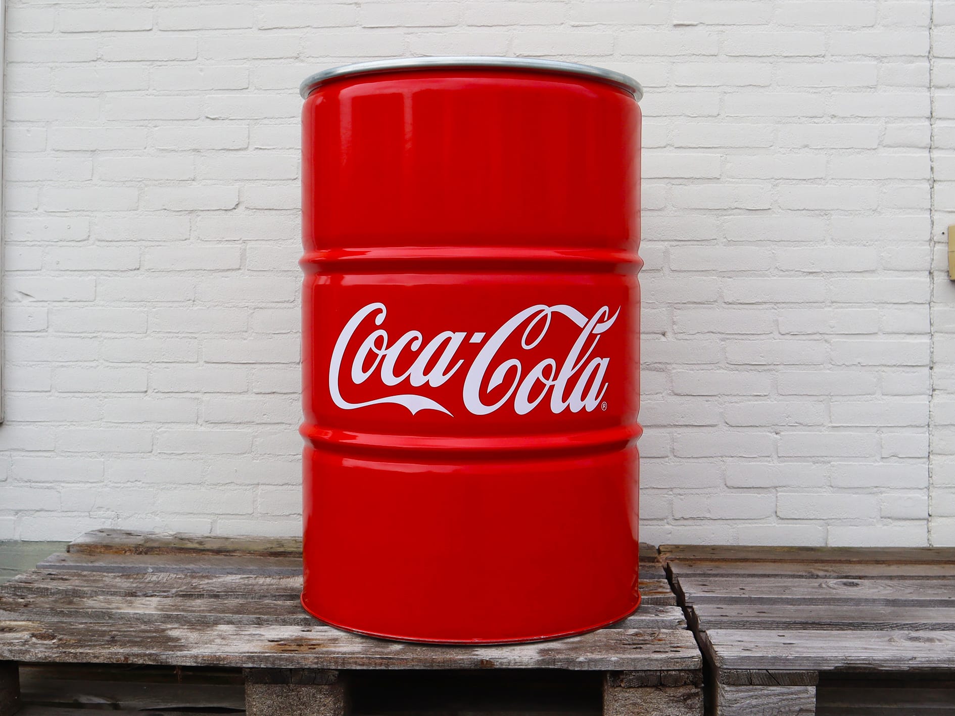 The benefits of a 200L oil drum for your brand - The BarrelQ Company